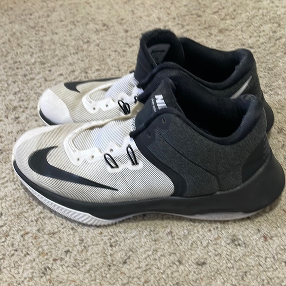 Nike | Shoes | Nike Air Versatile Ii Basketball Shoes | Poshmark